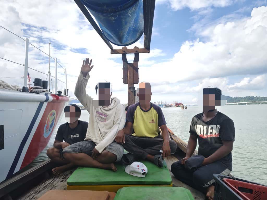 VESEL NELAYAN ASING TERAPUNG, EMPAT WARGA INDONESIA DITAHAN