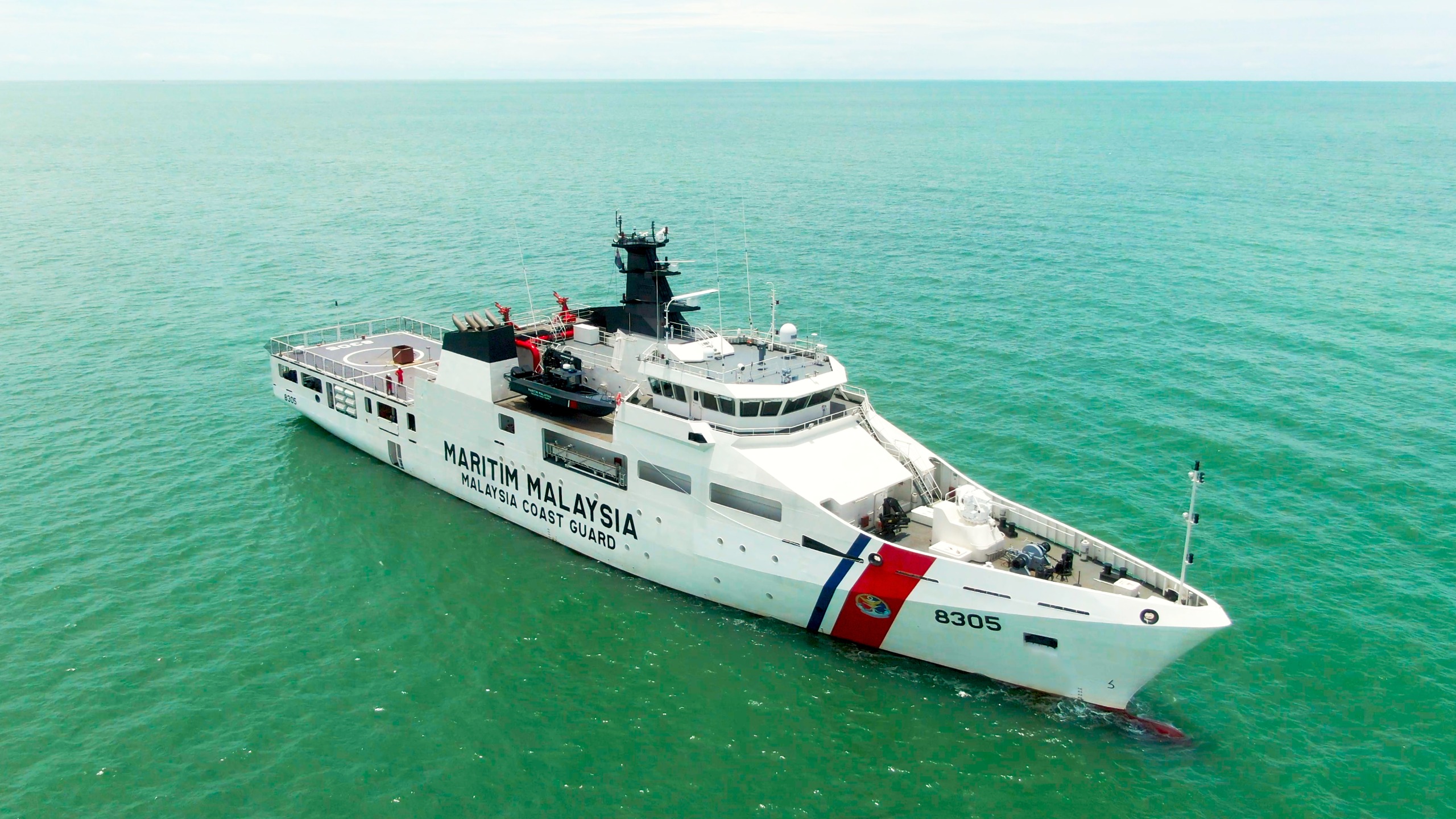 OPV 1 TAHAN DUA BOT NELAYAN ASING VIETNAM